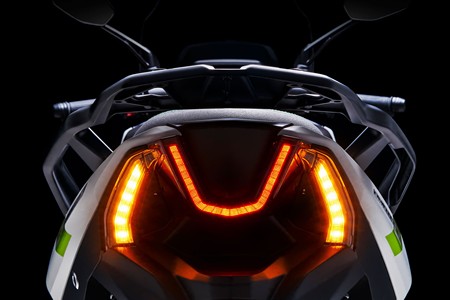 QJMOTOR摩托车品牌>OMO 07报价车型图片-摩托范